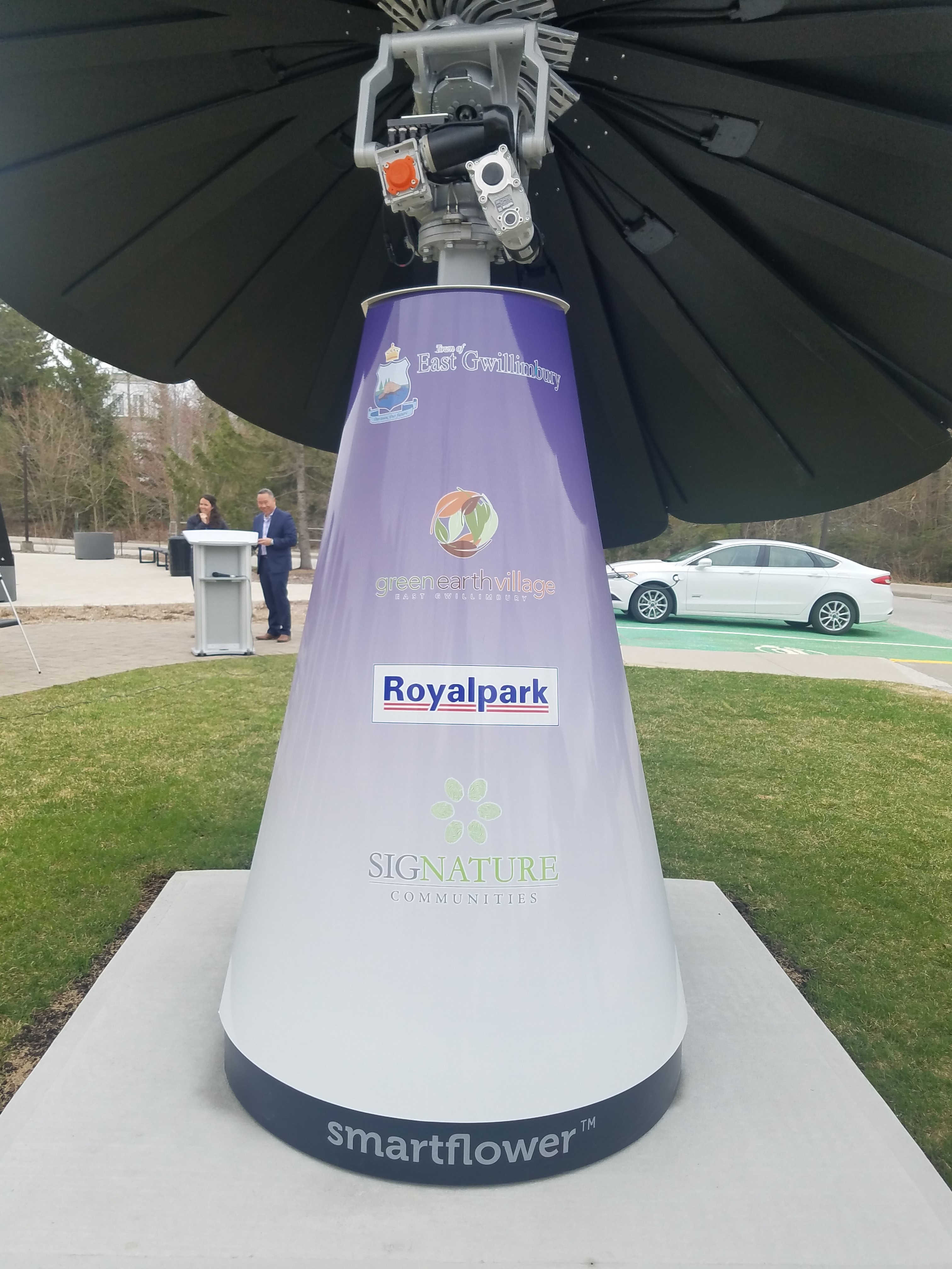 East Gwillimbury Canada and Smartflower - Smartflower